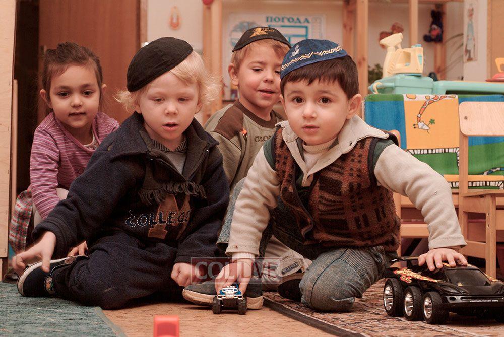 What Do Two Year Olds Learn In Daycare 