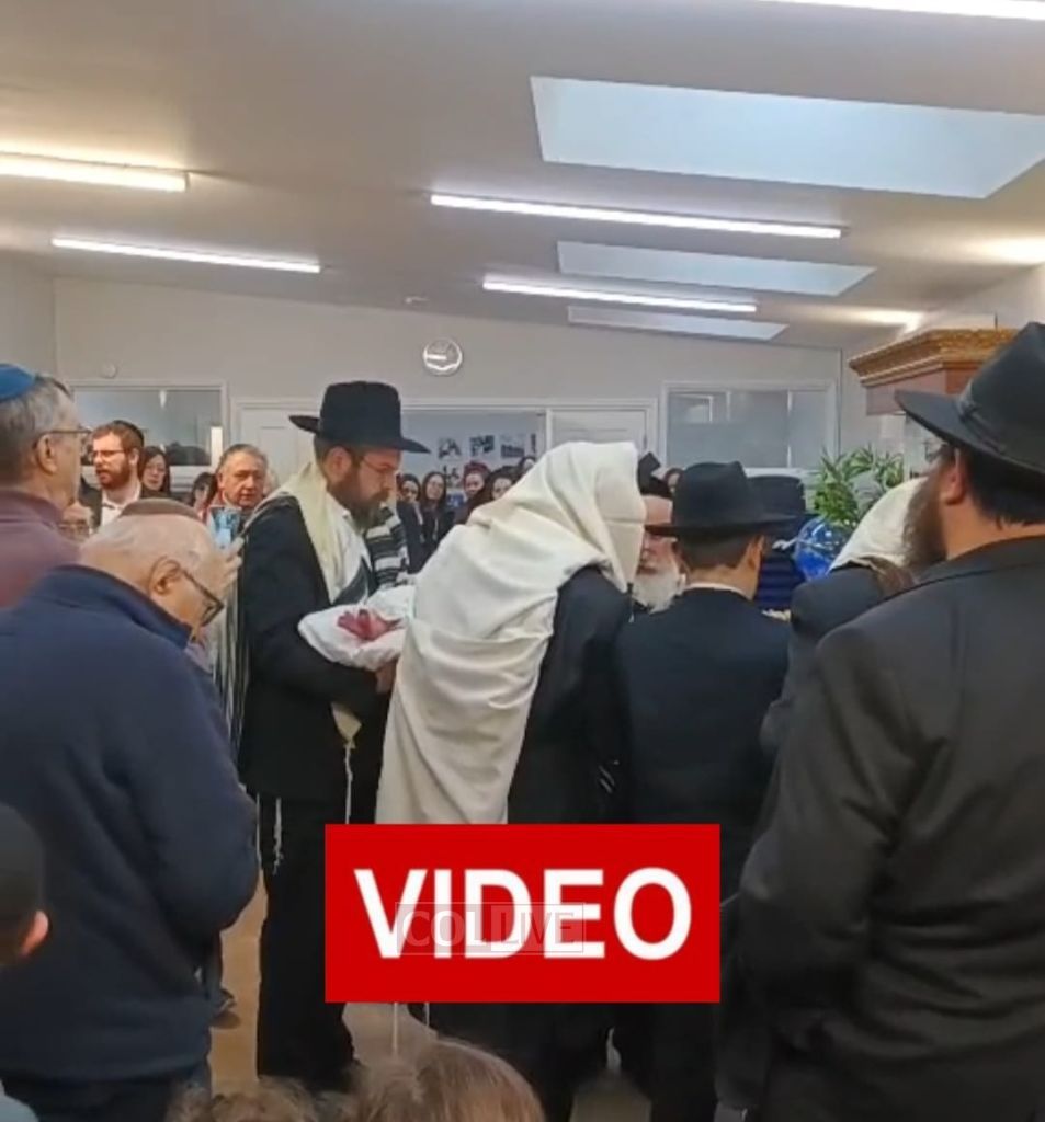 London Baby Named After 2 Slain Shluchim