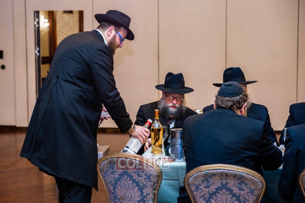 Chevra Kadisha Gathers for Annual Seuda